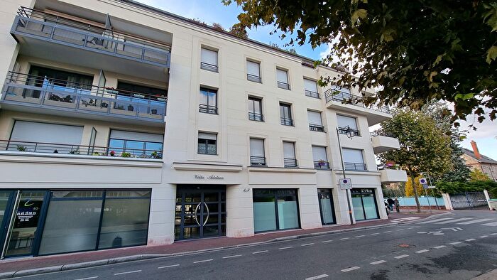 Maisons-Laffitte, Ouest : Appartement 2 pièces à louer