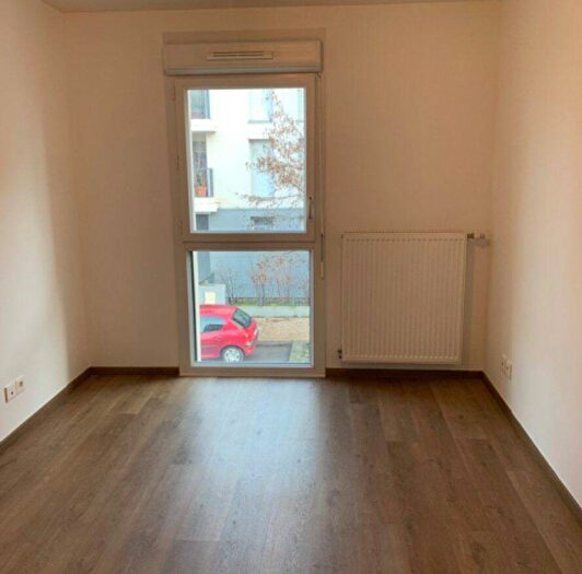 Sathonay-Camp : Appartement 3 pièces à louer