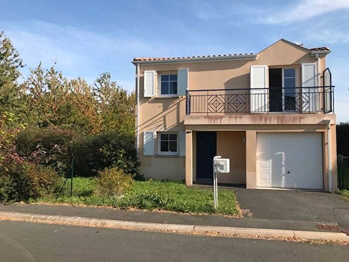 Maison 5 pièces à louer à Centre, Tonnay-Charente