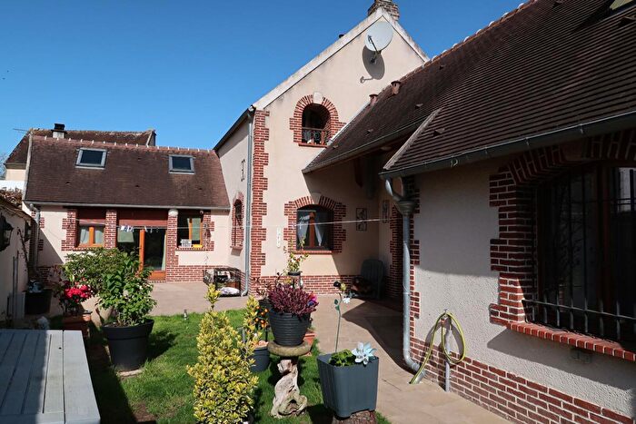Maison à vendre - Ivry-le-Temple - 5 pièces - 3 chambres