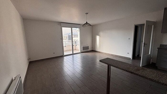 Appartement à louer - Residentiel-Place Verdun, Enghien-les-Bains - 3 pièces - 2 chambres