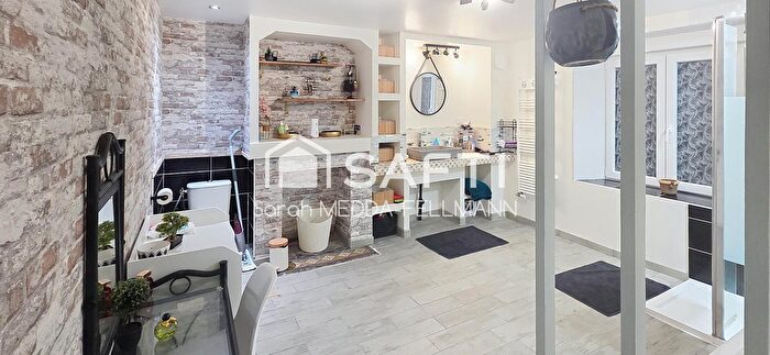 Maison à vendre - Boulay-Moselle - 7 pièces - 5 chambres