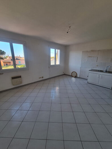 Appartement à louer - Arles, Pont de Crau, Moulès - 1 pièce