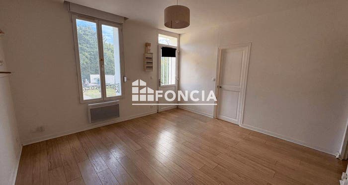 Trois Moulins, Melun : Appartement 3 pièces à louer