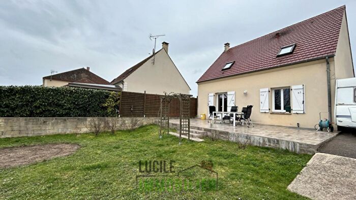 Maison à vendre - Cauffry - 6 pièces - 4 chambres