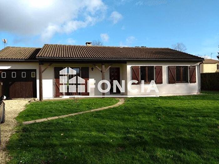 Maison à louer - Nieuil-lEspoir - 4 pièces - 3 chambres