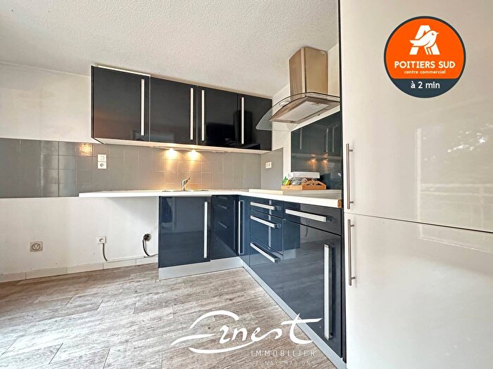 Appartement à louer - Croutelle - 4 pièces - 3 chambres