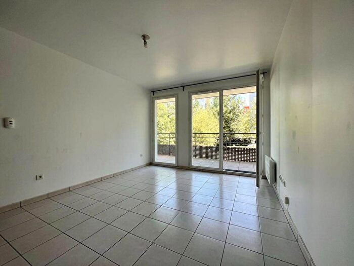 Appartement à louer - Le Point du Jour-Centre Gare, Cergy - 3 pièces - 2 chambres