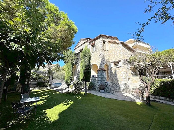 Maison à vendre - Nice, Fabron - 5 pièces - 3 chambres