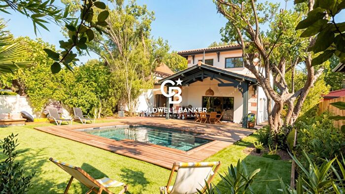 Maison 5 pièces à Andernos-les-Bains, Broustey, Falgouët, à vendre