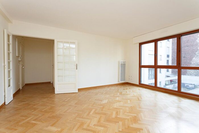 Appartement 2 pièces à louer à Paris 19ème, Secrétan, Jaurès