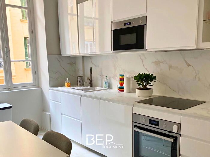 Appartement à louer - Nice - 3 pièces - 2 chambres