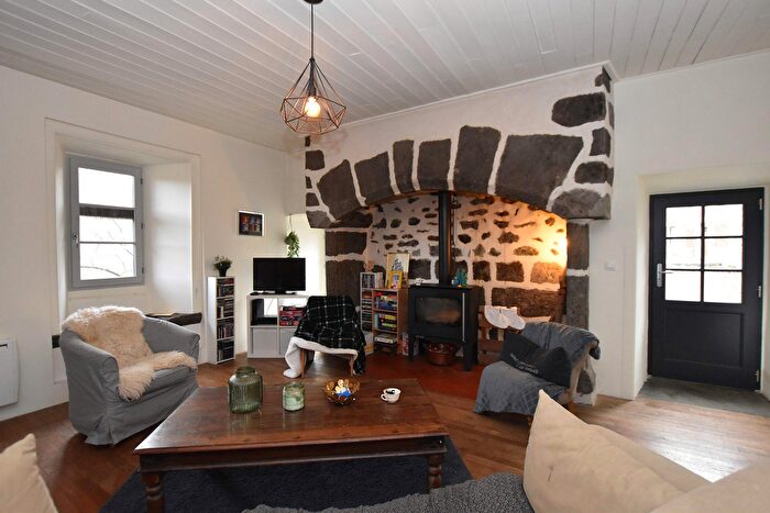 Anglards-de-Salers - Maison 5 pièces à vendre