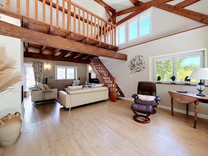 Maison 8 pièces à vendre à La Bastide-de-Besplas