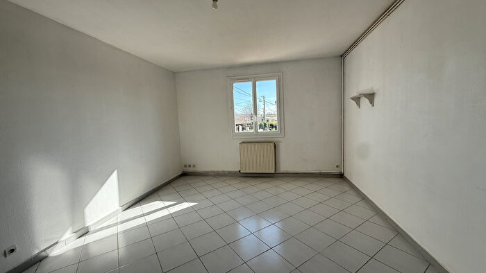 Appartement à louer - Arles, Pont de Crau, Moulès - 4 pièces - 3 chambres