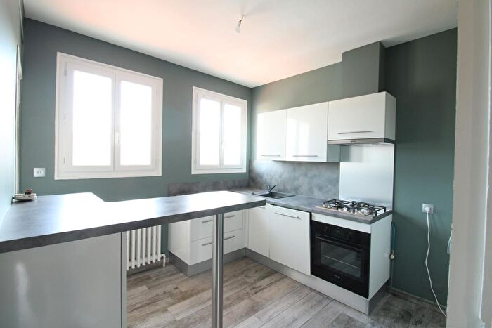 Le Puy-en-Velay, Saint-Jean, République : Appartement 4 pièces à louer