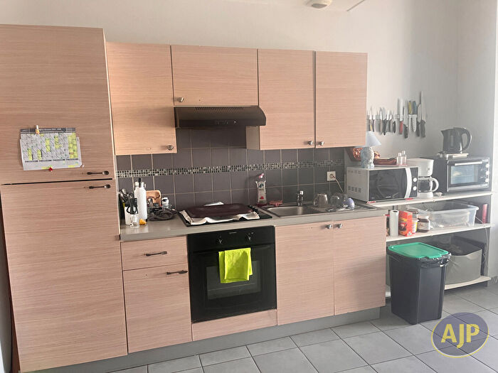 Saint-Laurent-de-la-Prée - Appartement 3 pièces à louer