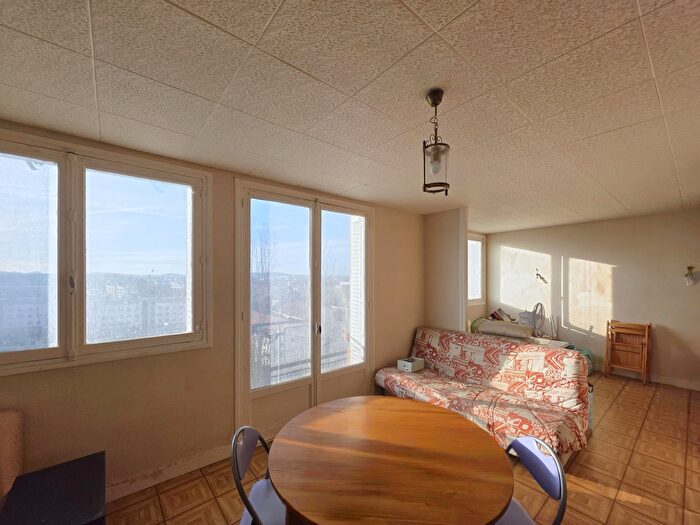 Appartement à vendre - Troyes, Jules Guesde - 4 pièces - 2 chambres