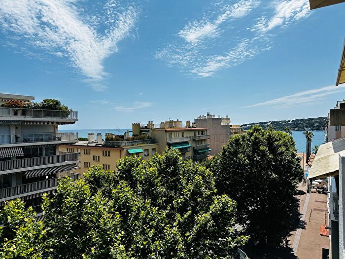 Antibes, Coeur de ville - Appartement 3 pièces à louer