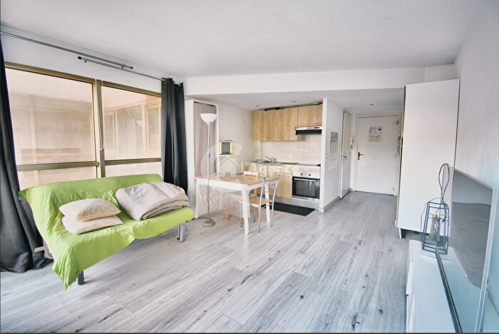 Appartement à vendre - Vallauris, Centre-ville - 1 pièce