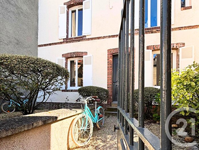 Maison à louer - Chartres, Hôtel Dieu, Grand Faubourg - 5 pièces - 4 chambres