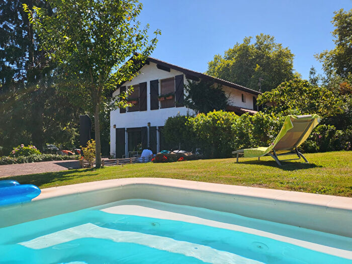 Maison à vendre - Urrugne - 8 pièces - 6 chambres