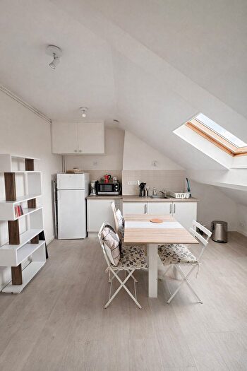 Appartement à louer - Notre Dame, Saint-Mandé - 1 pièce