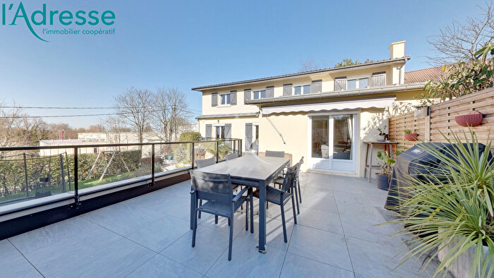 Maison à vendre - Noisy-le-Grand, Est - 5 pièces - 4 chambres