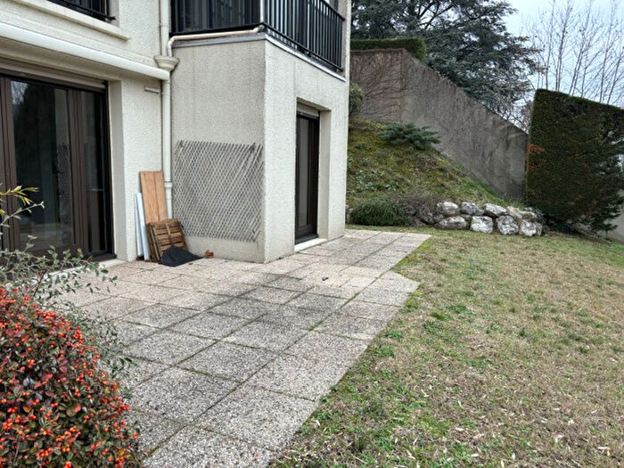 Appartement à louer - Sainte-Colombe - 3 pièces - 1 chambre