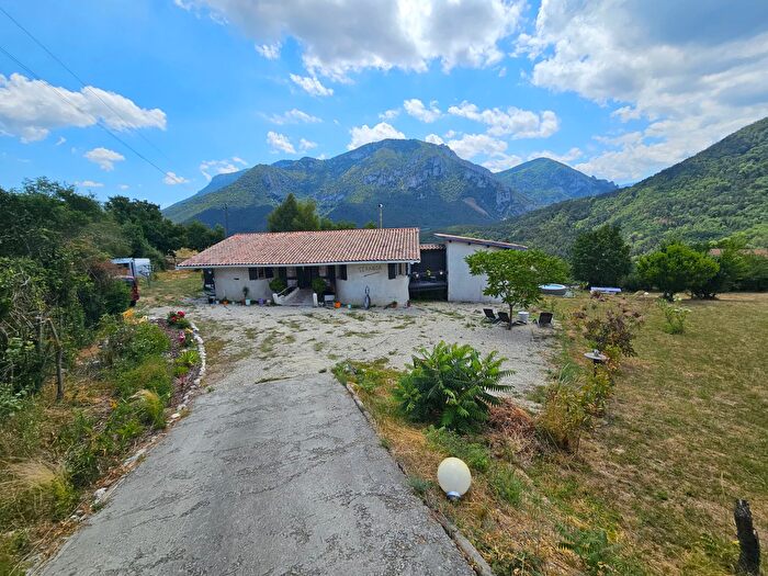 Maison 5 pièces à vendre à Artigues