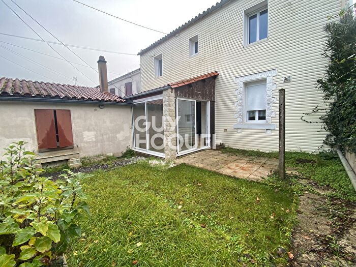 Fontenay-le-Comte, Charzais, Granges, Ardennes - Maison 5 pièces à vendre
