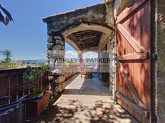 Maison à vendre - Nice, Grande Corniche - 9 pièces - 6 chambres