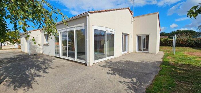 Maisons à vendre et appartements à louer - 1