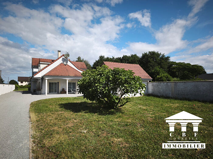 Maison 8 pièces à Saint-Marcel, à vendre