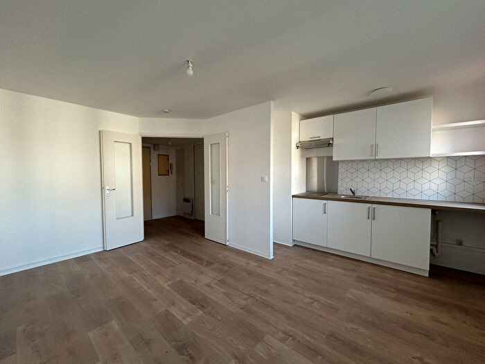 Appartement à louer - Troyes, Gare - 1 pièce