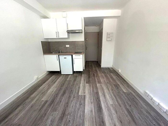 Appartement à louer - Les Platanes, Aix-en-Provence - 1 pièce