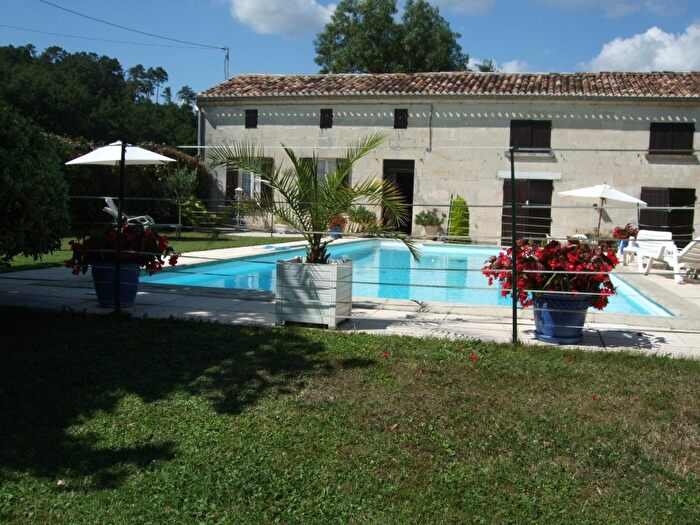 Maison à vendre - Coutras - 6 pièces - 4 chambres