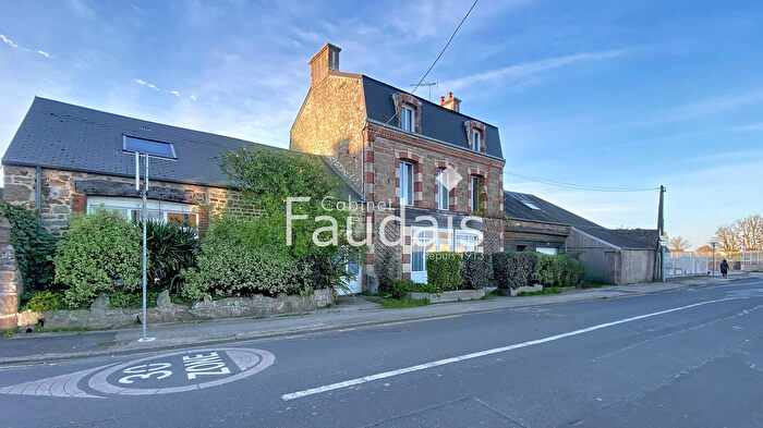 Maison à vendre - Saint-Pierre-Église - 10 pièces - 8 chambres