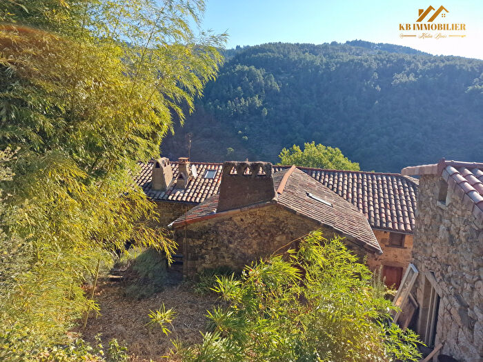 Maison à vendre - Saint-Sauveur-de-Montagut - 8 pièces - 4 chambres