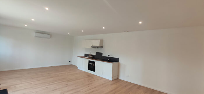 Maison à louer - La Ferté-Saint-Cyr - 3 pièces - 2 chambres