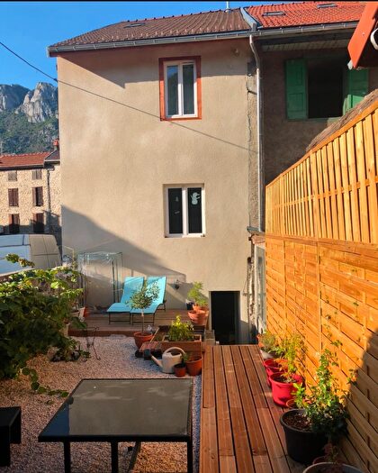 Maison à vendre - Les Cabannes - 6 pièces - 3 chambres