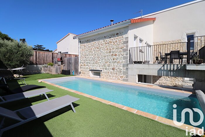 Maisons à vendre et appartements à louer - 1