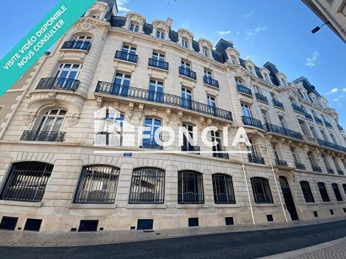 Appartement à louer - Trois Quartiers-Centre Ville, Poitiers - 3 pièces - 2 chambres