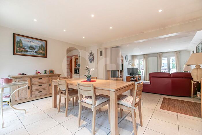 Maison à vendre - Chennevières-sur-Marne, Centre-ville - 5 pièces - 4 chambres