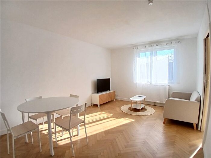 Appartement à louer - Palaiseau, Centre Sud - 2 pièces - 1 chambre