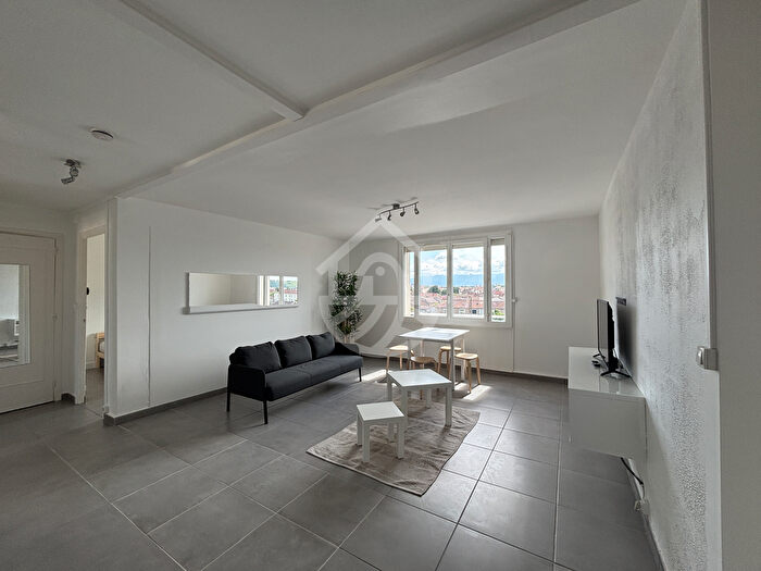 Appartement à louer - Valence, Calvaire, Hugo, La Cécile - 4 pièces - 3 chambres