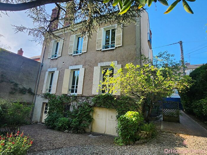 Montargis, Centre-ville - Maison 8 pièces à vendre
