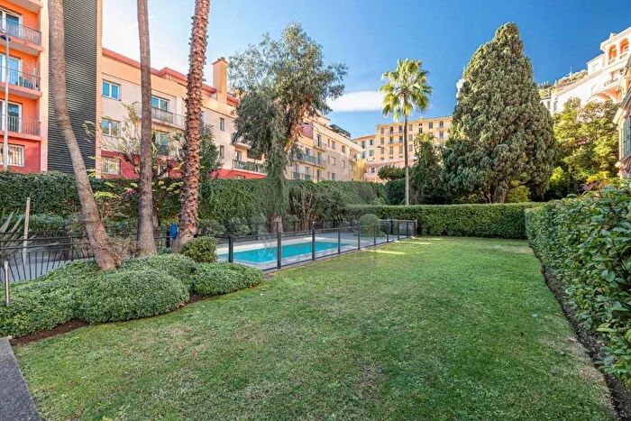 Appartement à vendre - Menton, Hôtel de Ville, Vieille Ville, Musée, Madone, Carnolès - 3 pièces - 2 chambres