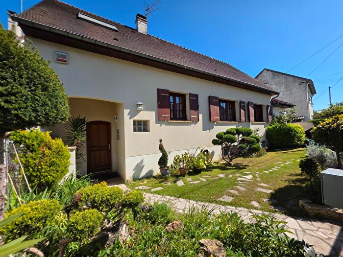 Maison 6 pièces à Champs-sur-Marne, Bords de Marne, à vendre