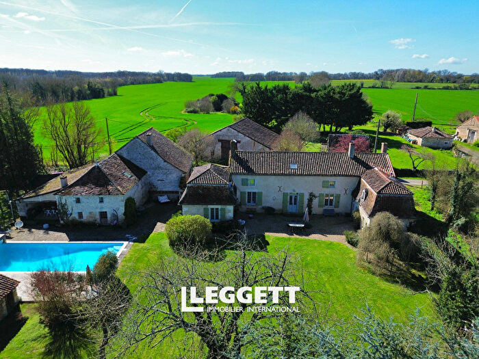 Maison à vendre - Saint-Savin - 15 pièces - 7 chambres